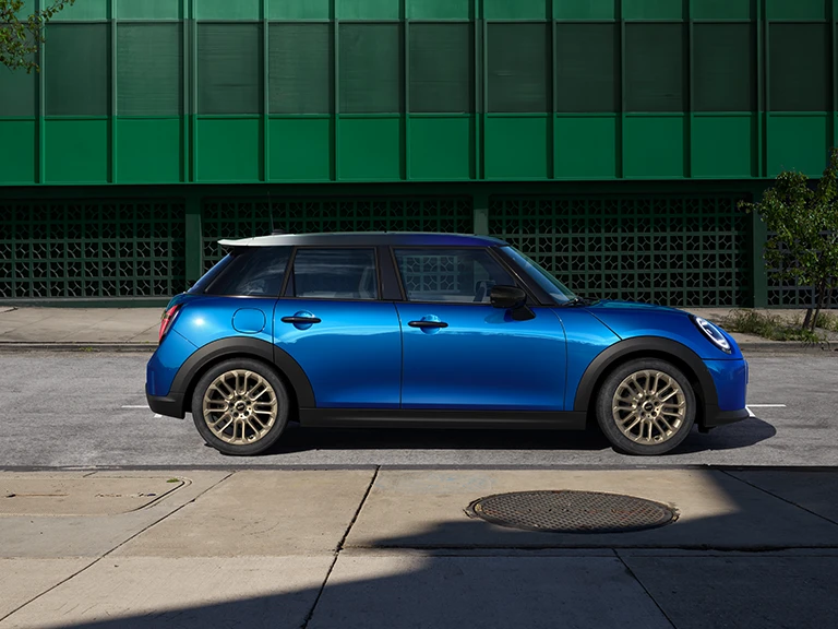 MINI Cooper 5-dverové – Bezpečnosť a asistenčné systémy vodiča | MINI.SK
